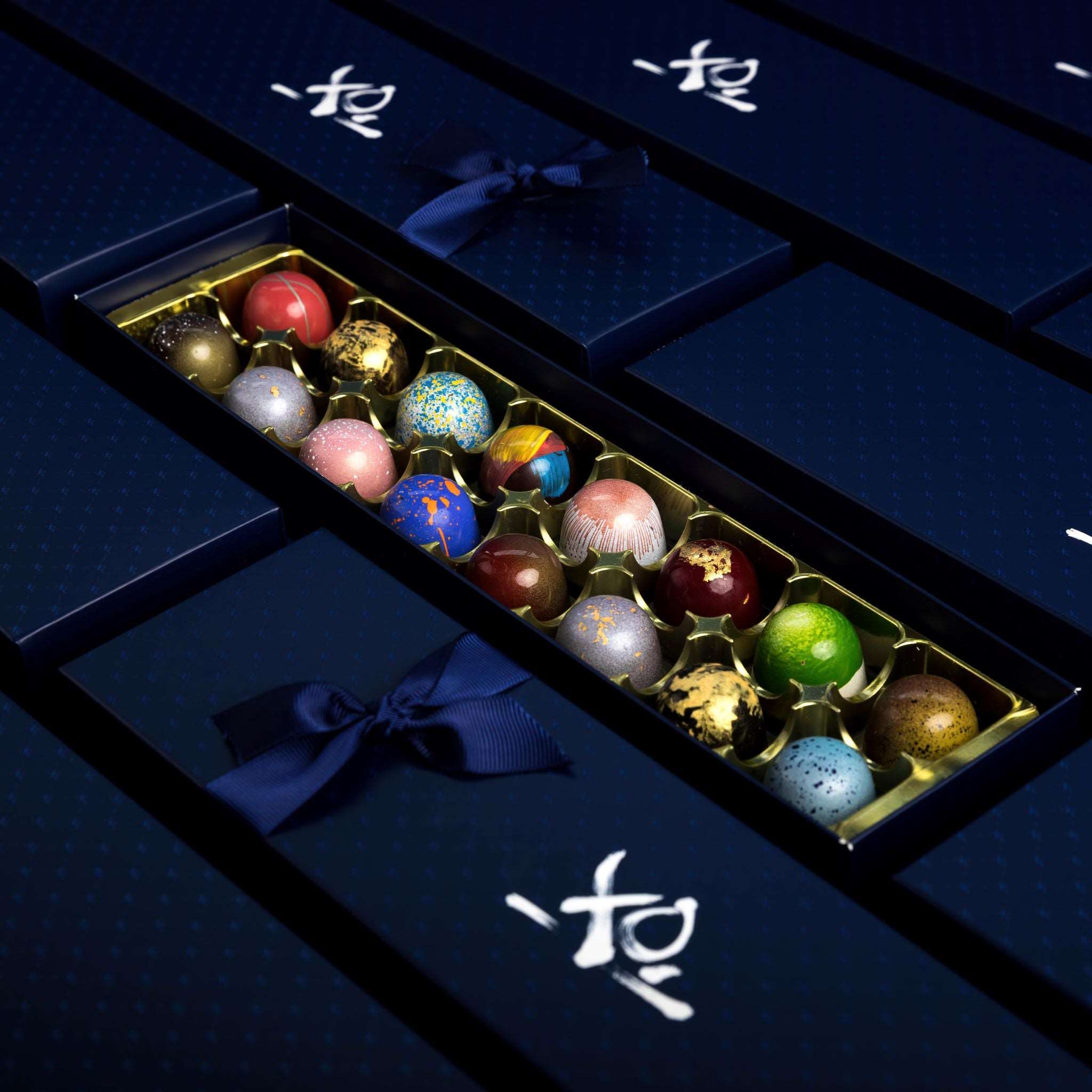 Box of 16 XO Chocolate Bonbons | XO Chocolates – XO Chocolate Ltd